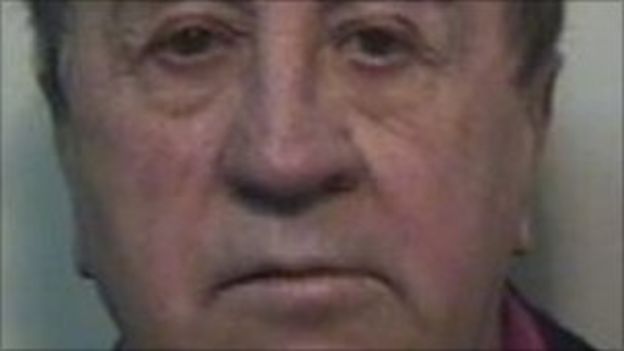 Sex offender jailed over talking to Manchester boy - BBC News
