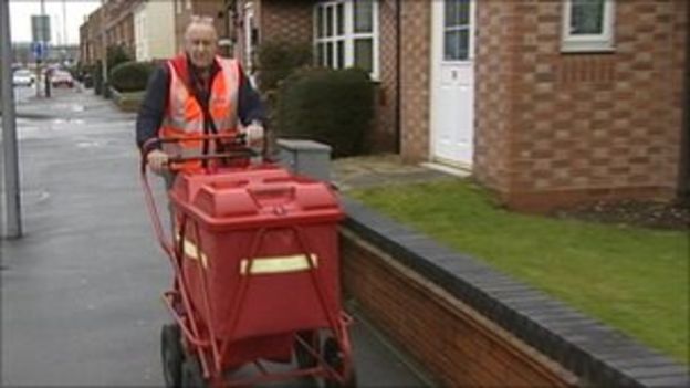 Royal Mail fails to clear backlog in Warwickshire - BBC News