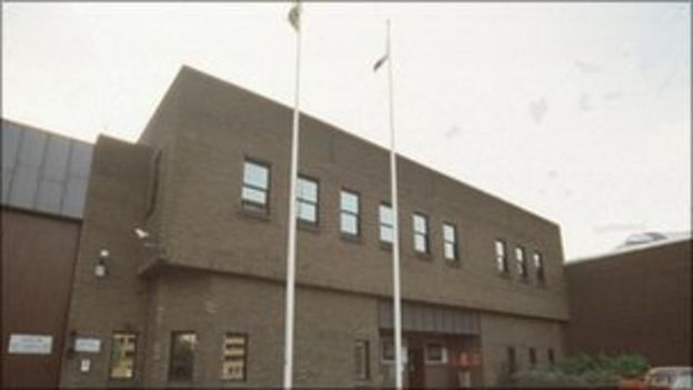 Murder remand inmate 'died of overdose at Cardiff jail' - BBC News