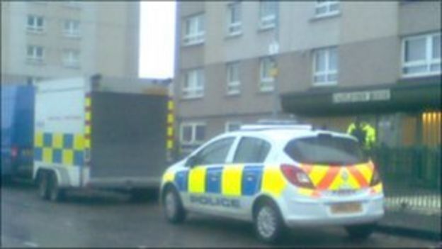 Man dies in Edinburgh disturbance - BBC News