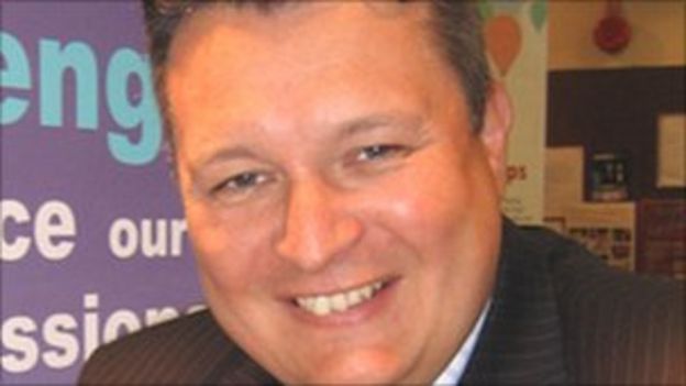 Suffolk council avoids job cuts in budget - BBC News