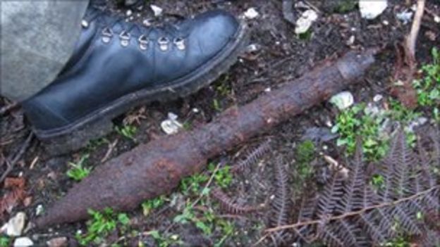 World War II bomb blown up in New Forest - BBC News