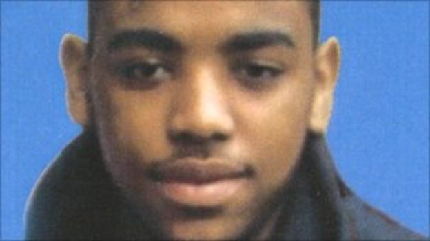 Streatham ice rink murder witnesses 'still afraid' - BBC News