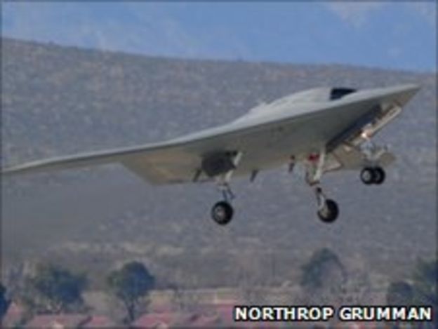 Robot X-47B stealth bomber test flight - BBC News
