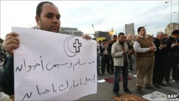 Egypt's Muslims and Christians join hands in protest - BBC News