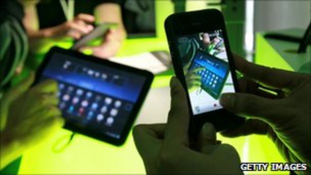 Nokia crisis highlights internal struggle - BBC News