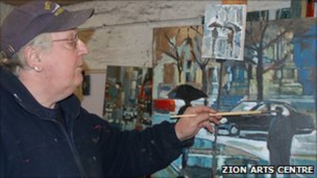 Hulme artist makes gallery debut after half a century - BBC News