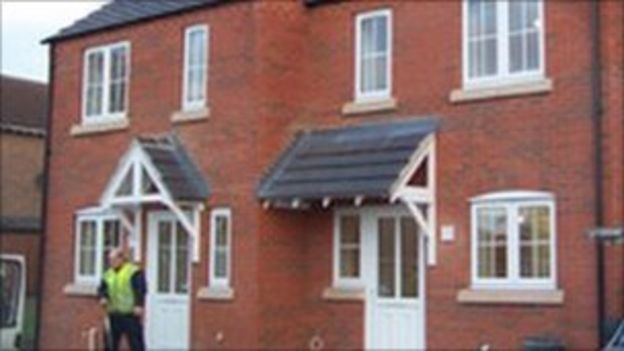 North Kesteven council house project expanded - BBC News