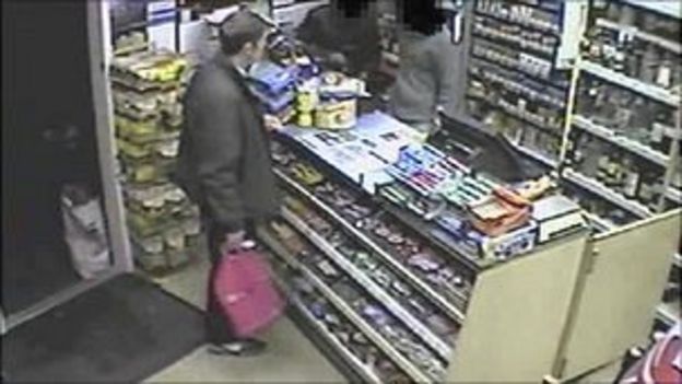 London student stabbing murder CCTV released - BBC News