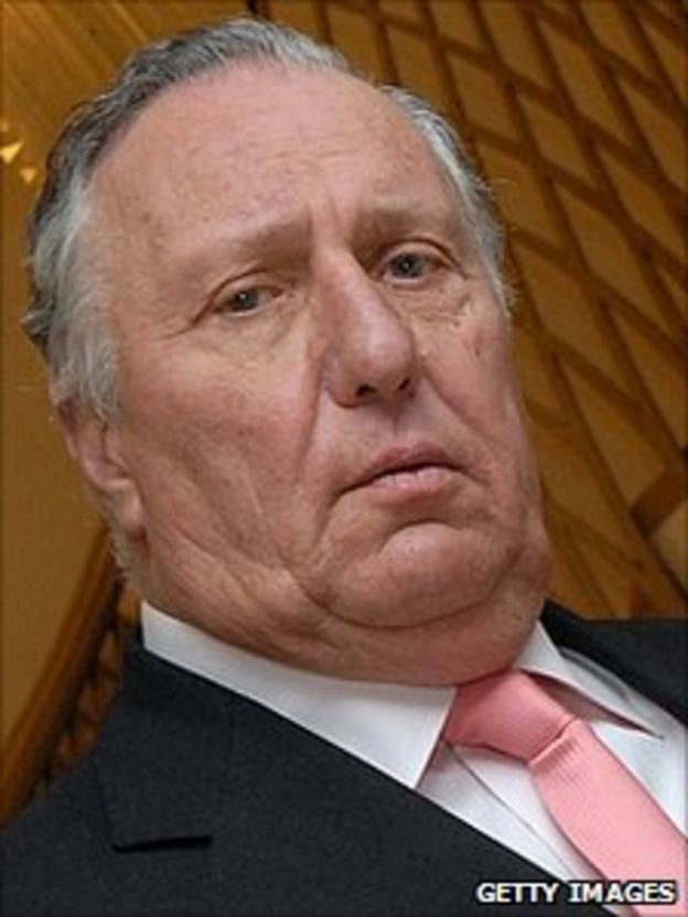 AV voting referendum: Frederick Forsyth's viewpoint - BBC News