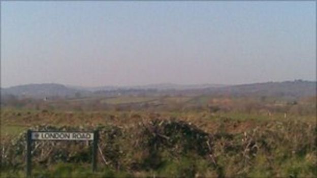 Work set to start on new town at Cranbrook in Devon - BBC News