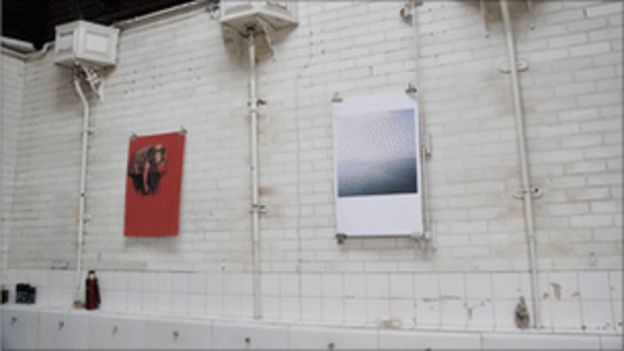 Artists use Edwardian Bristol toilet block for show - BBC News