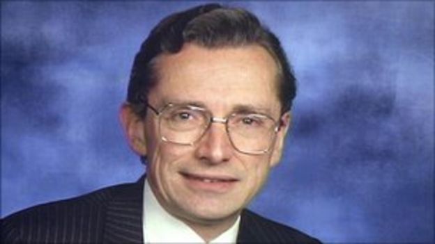 Lord Fowler calls for more HIV awareness - BBC News