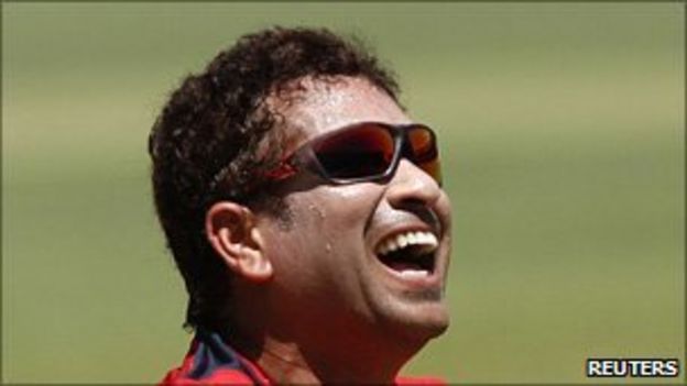 Sachin Tendulkar colours his hair brown - BBC News