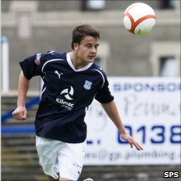 Dundee FC's Kyle Benedictus attacked men in flat - BBC News