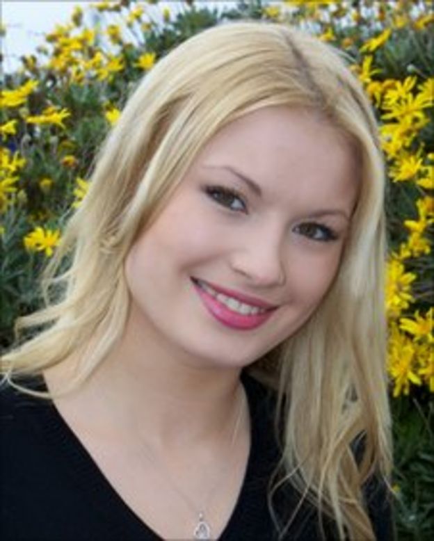 Grouville student crowned Miss Battle of Flowers 2011 - BBC News