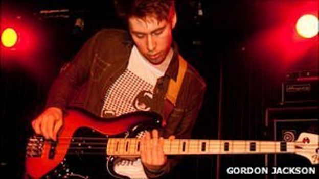 Manchester tops music scene survey - BBC News