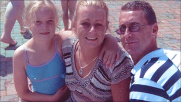 Kent murder victim's family makes Crimewatch plea - BBC News