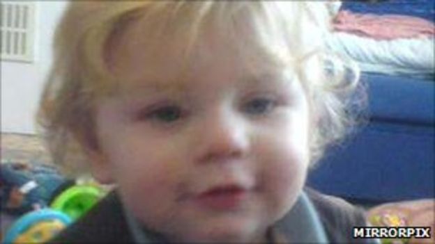 Baby Peter: Sharon Shoesmith 'sacked for failings' - BBC News