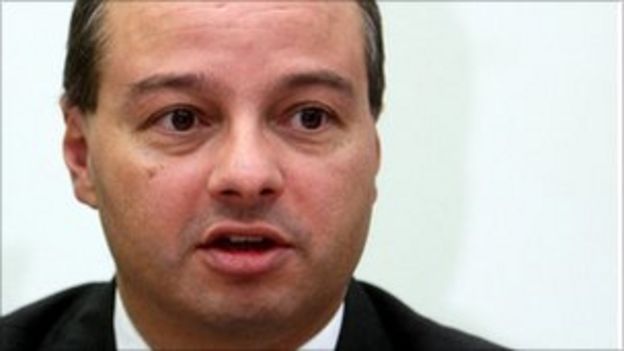 London deputy mayor Simon Milton dies after illness - BBC News