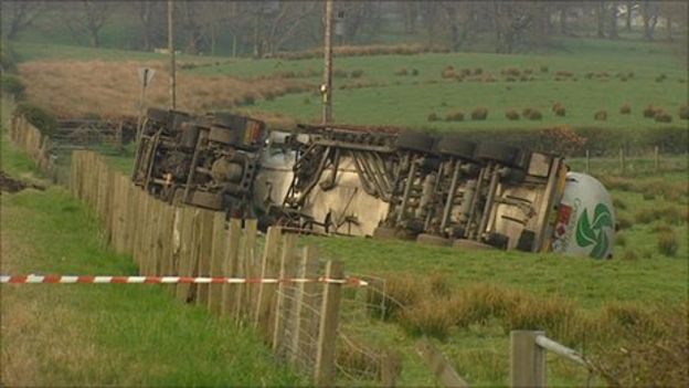 Strathaven road closed after tanker overturns - BBC News