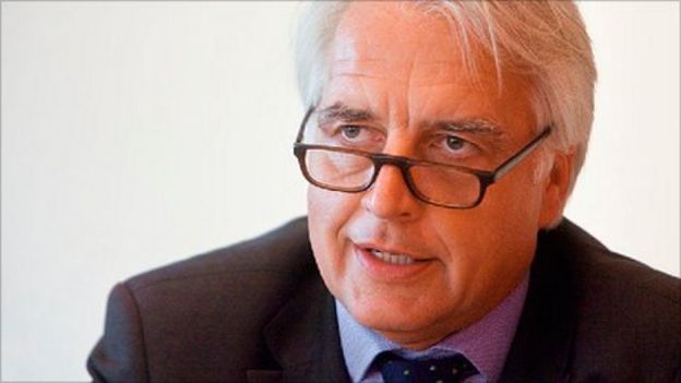 Martin Roth to leave V&A after five years - BBC News