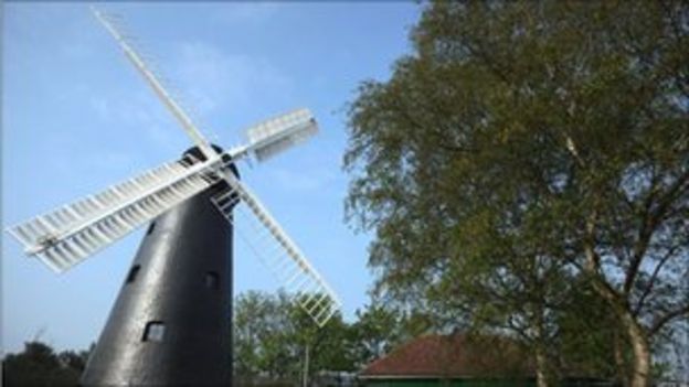 Brixton Windmill reopens after restoration - BBC News