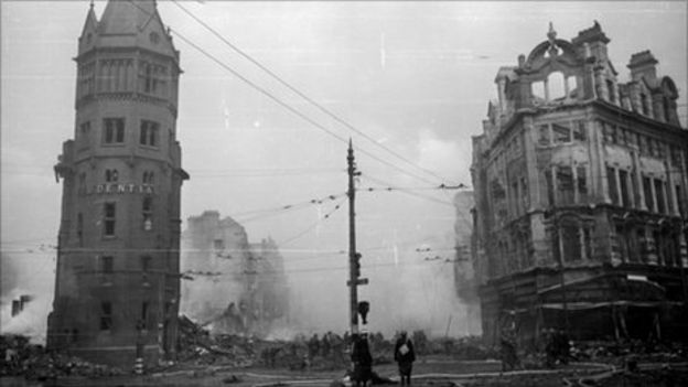 Hull Blitz's last victims remembered 70 years on - BBC News