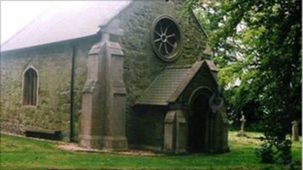 Lincolnshire worshippers raise money for African church - BBC News