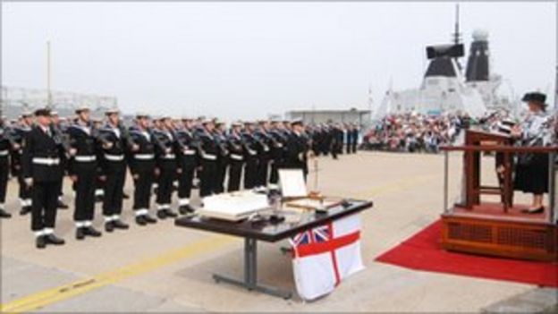 HMS Diamond welcomed in Portsmouth with ceremony - BBC News