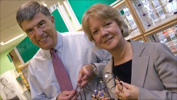 Specsavers founders mark 40 years since Guernsey launch - BBC News