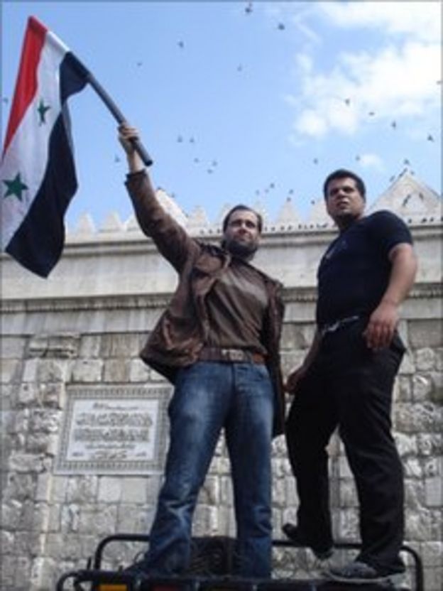 Syria eyewitness: The slow build up to revolt - BBC News