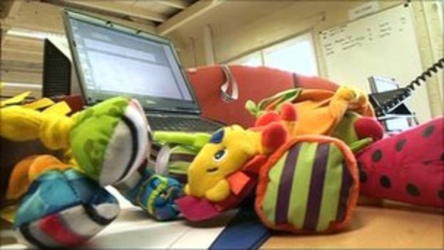 Bringing babies into the workplace - BBC News