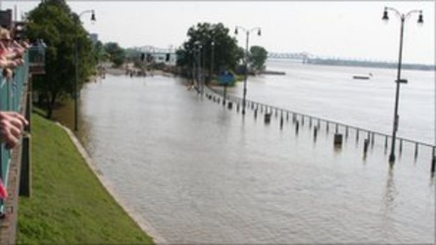 Memphis flooding: Your stories - BBC News
