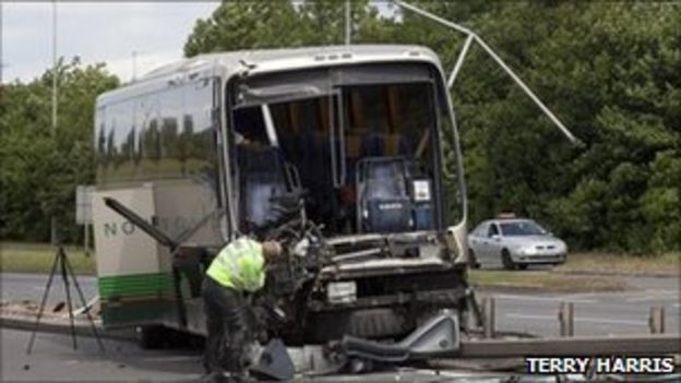 Driver badly hurt in Peterborough coach crash - BBC News