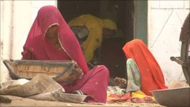 Bringing the internet to rural India's business community - BBC News