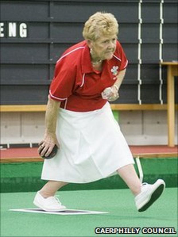 Betty Morgan on world titles and 40 years playing bowls - BBC News