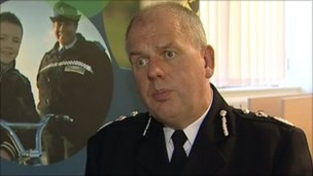West Midlands and Staffordshire police forces share services - BBC News
