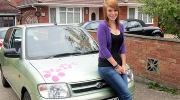 Government to review trainee driving instructor laws - BBC News