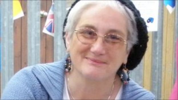 Christine Gibson wins David Cameron's Big Society Award - BBC News