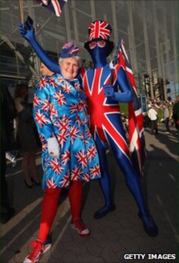 What Paddington tells us about German v British manners - BBC News