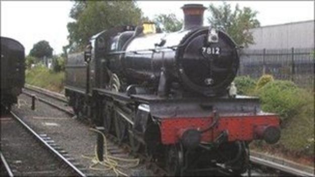 Severn Valley Railway aids heritage line after landslip - BBC News