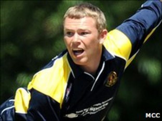 Unicorns spinner Tom Craddock makes Essex move - BBC Sport