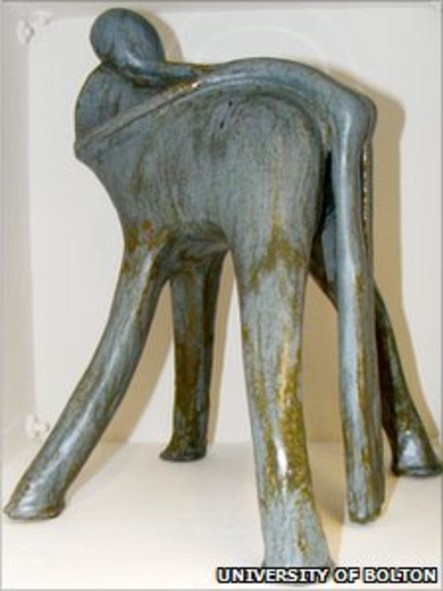 Bolton's Tracie Shaylor's art joy after beating illness - BBC News