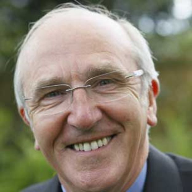 Presbyterian Moderator Dr Ivan Patterson installed - BBC News