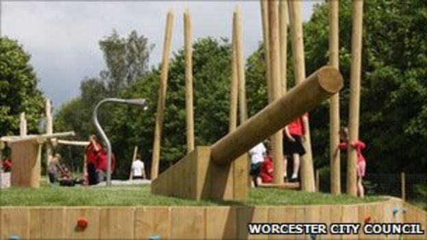 Battle of Worcester becomes theme for new play park - BBC News