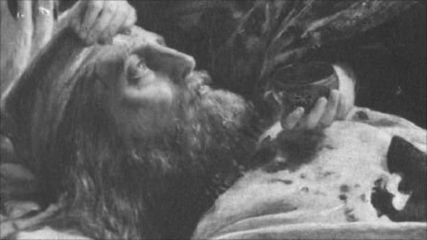 'King Arthur' chapel near Glastonbury uncovered - BBC News