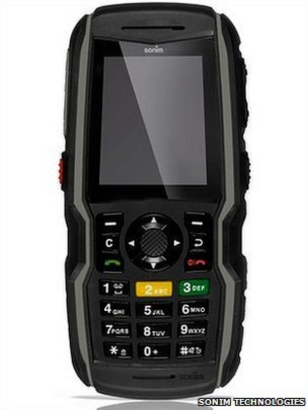 Companies harness mobile phones to protect staff - BBC News