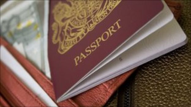 Rapist Leslie Cunliffe deported to UK from Australia - BBC News