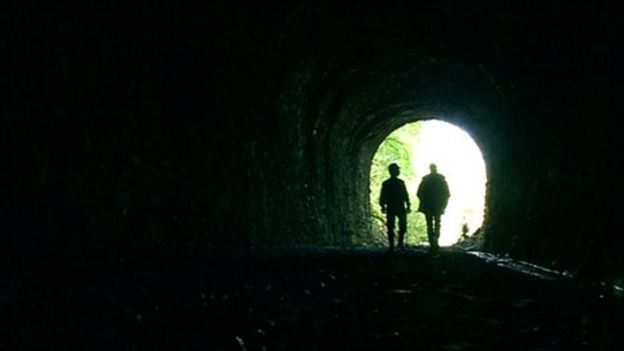 Plymouth's Laira Bridge to become new cycling route - BBC News